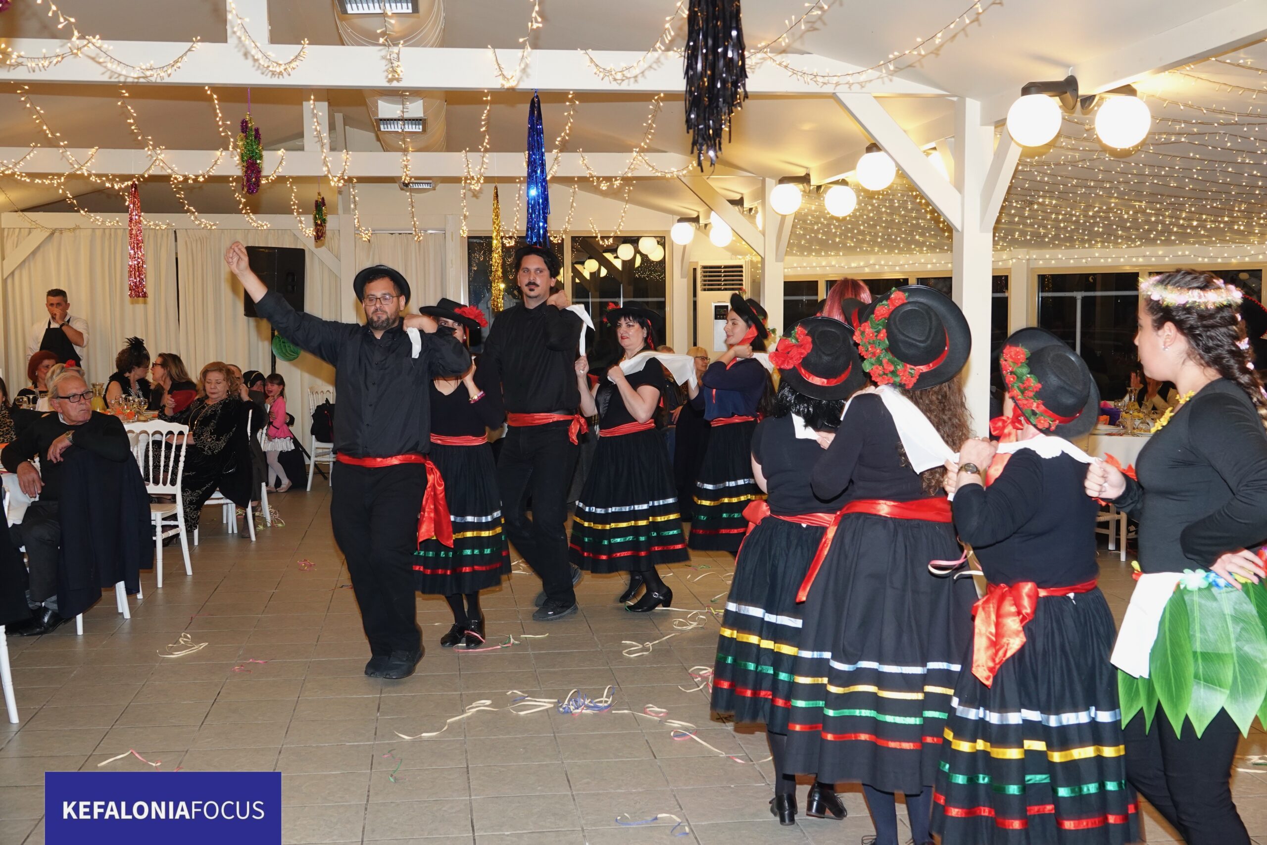 Ο αποκριάτικος χορός του Λύκειου Ελληνίδων στο Capitol[εικόνες&video ...