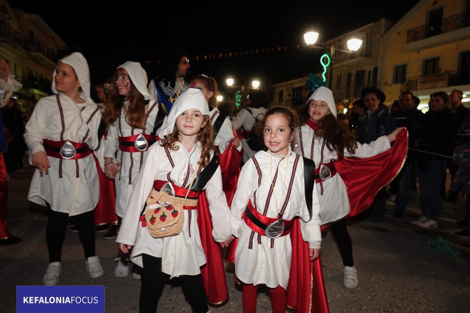“Γέμισε Φως” το κέντρο της πόλης με τα Αυτοφωτιζόμενα group σε από τις ...