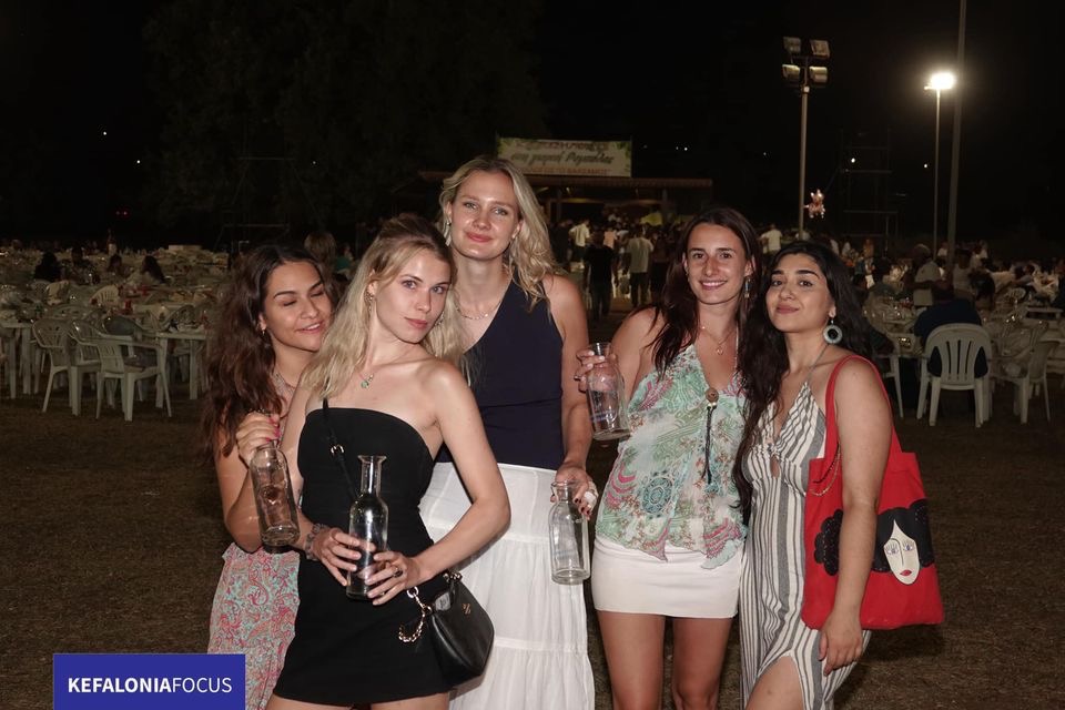 Μια βραδιά χορού και άφθονης ΡΟΜΠΟΛΑΣ, απο τον “ΒΑΛΣΑΜΟ” στο μεγαλύτερο ...