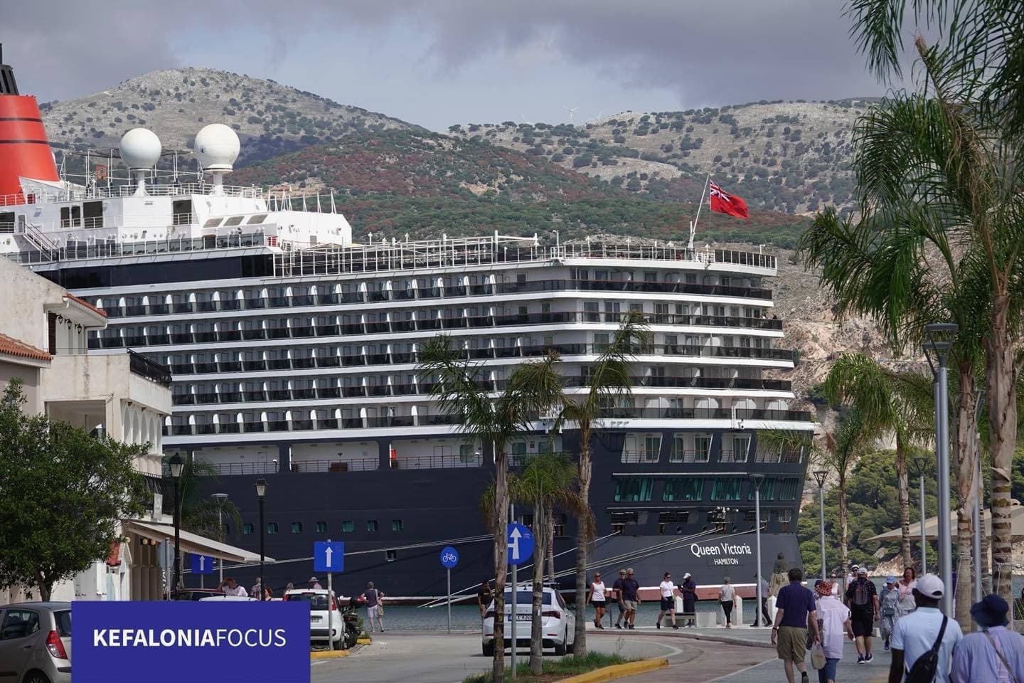 Το κρουαζιερόπλοιο Queen Victoria της Cunard με 2060 επιβάτες στην ...
