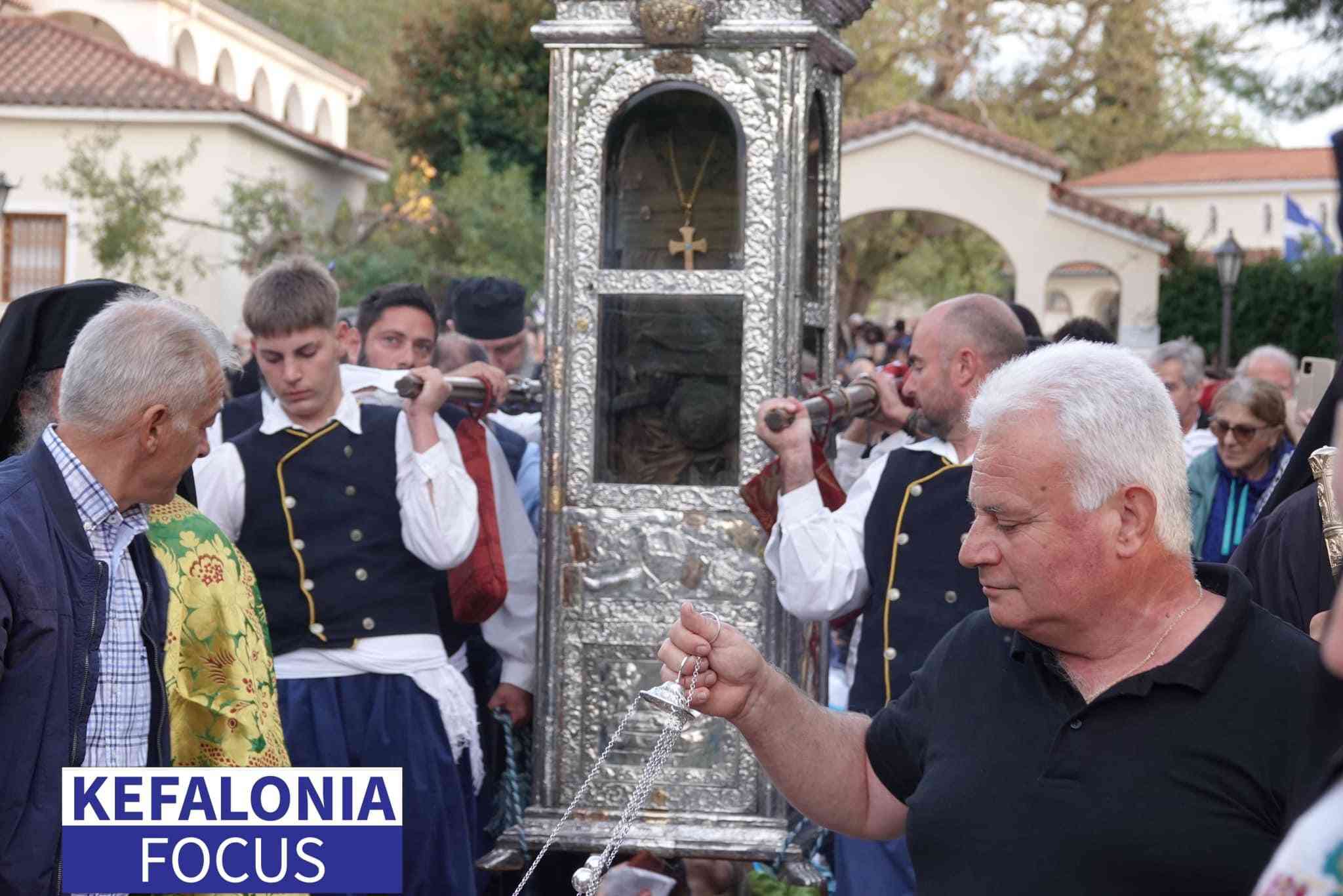 Ομαλά: Η Μετάβαση του Σκηνώματος του Άγιου Γερασίμου από την παλιά στη ...