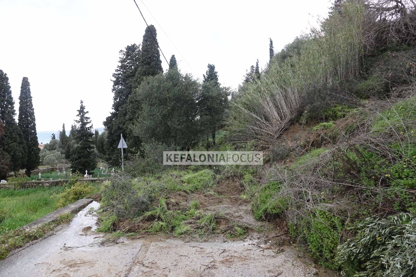 Κατολίσθηση σε Δημοτική Οδό στις Μηνιές Κεφαλονιάς[εικόνες] - Kefalonia ...