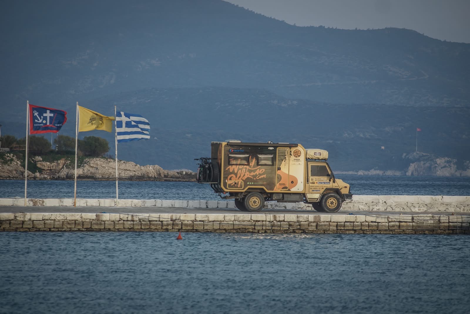 Η Ελλάδα,που μέχρι πρόσφατα αγκάλιαζε τους ταξιδιώτες με αυτοκινούμενα ...