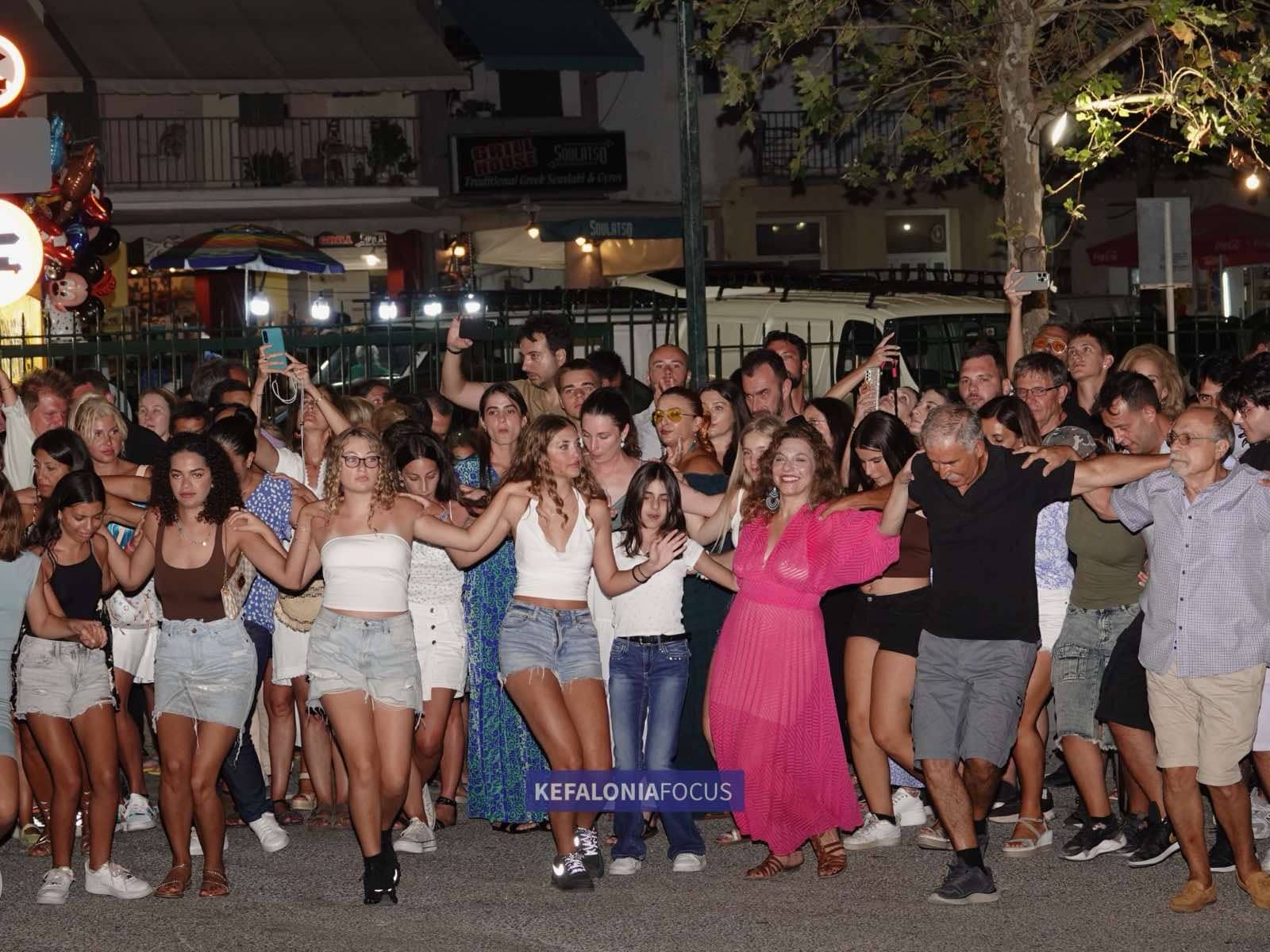 Κέφι και χορός στο μεγάλο πανηγύρι της Σάμης [pics&video] - Kefalonia Focus