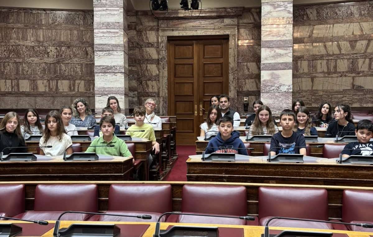 Π. Καππάτος: Υποδοχή στη Βουλή των Ελλήνων του 2ουΔημοτικού Σχολείου ...