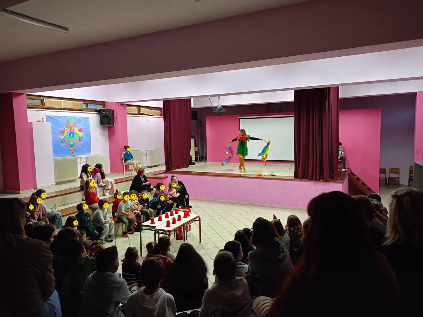 Μαγική Χριστουγεννιάτικη γιορτή στο 5ο Δημοτικό Σχολείο Αργοστολίου ...