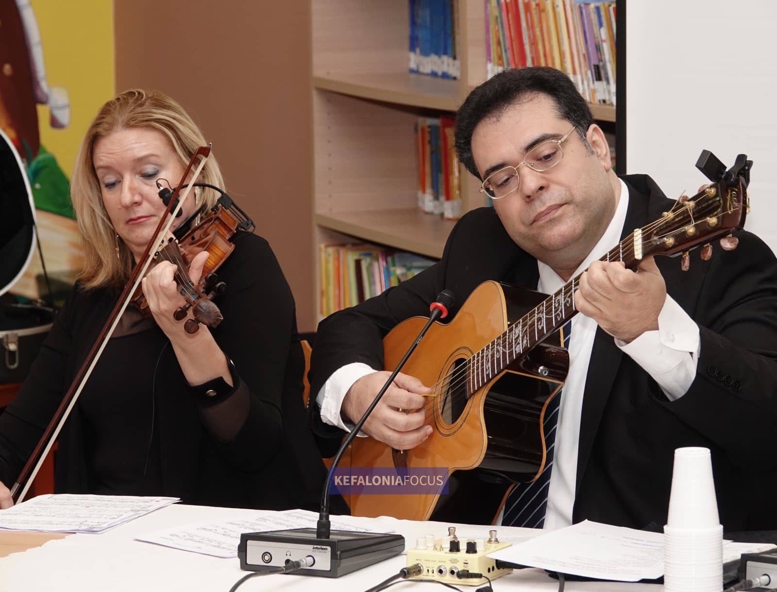 Όταν το Βιολί και η Κιθάρα Μιλούν στην Ψυχή: Η Μαγευτική Σύμπραξη της ...