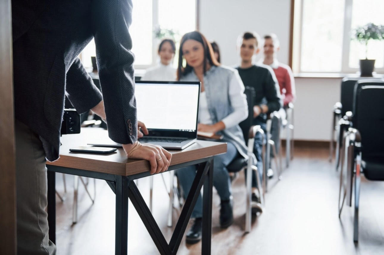 ΝΕΟ ΠΡΟΓΡΑΜΜΑ ΑΝΕΡΓΩΝ ΜΕ ΕΚΠΑΙΔΕΥΤΙΚΟ ΕΠΙΔΟΜΑ 1500- ΞΕΚΙΝΗΣΑΝ ΟΙ ...